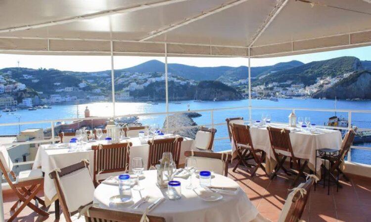 Isola di Ponza: meraviglie di mare e di terra - Ticino Welcome